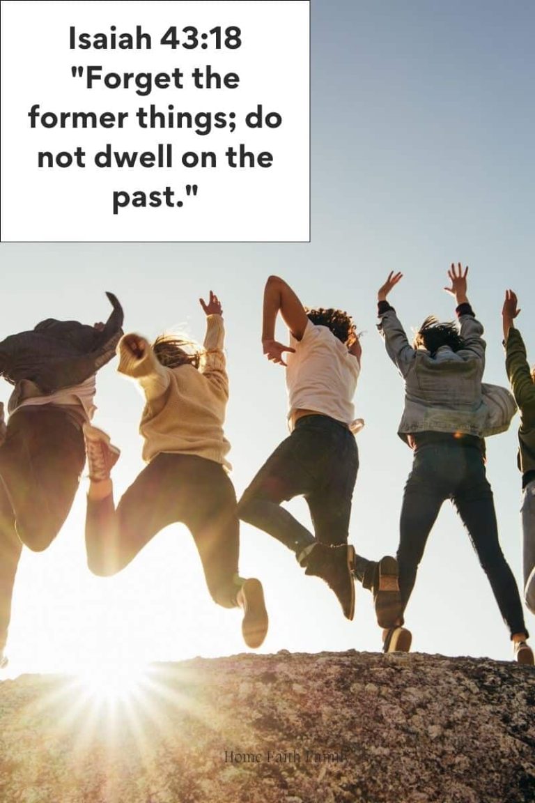 29 Life-Changing New Year Bible Quotes For 2025 - Home Faith Family