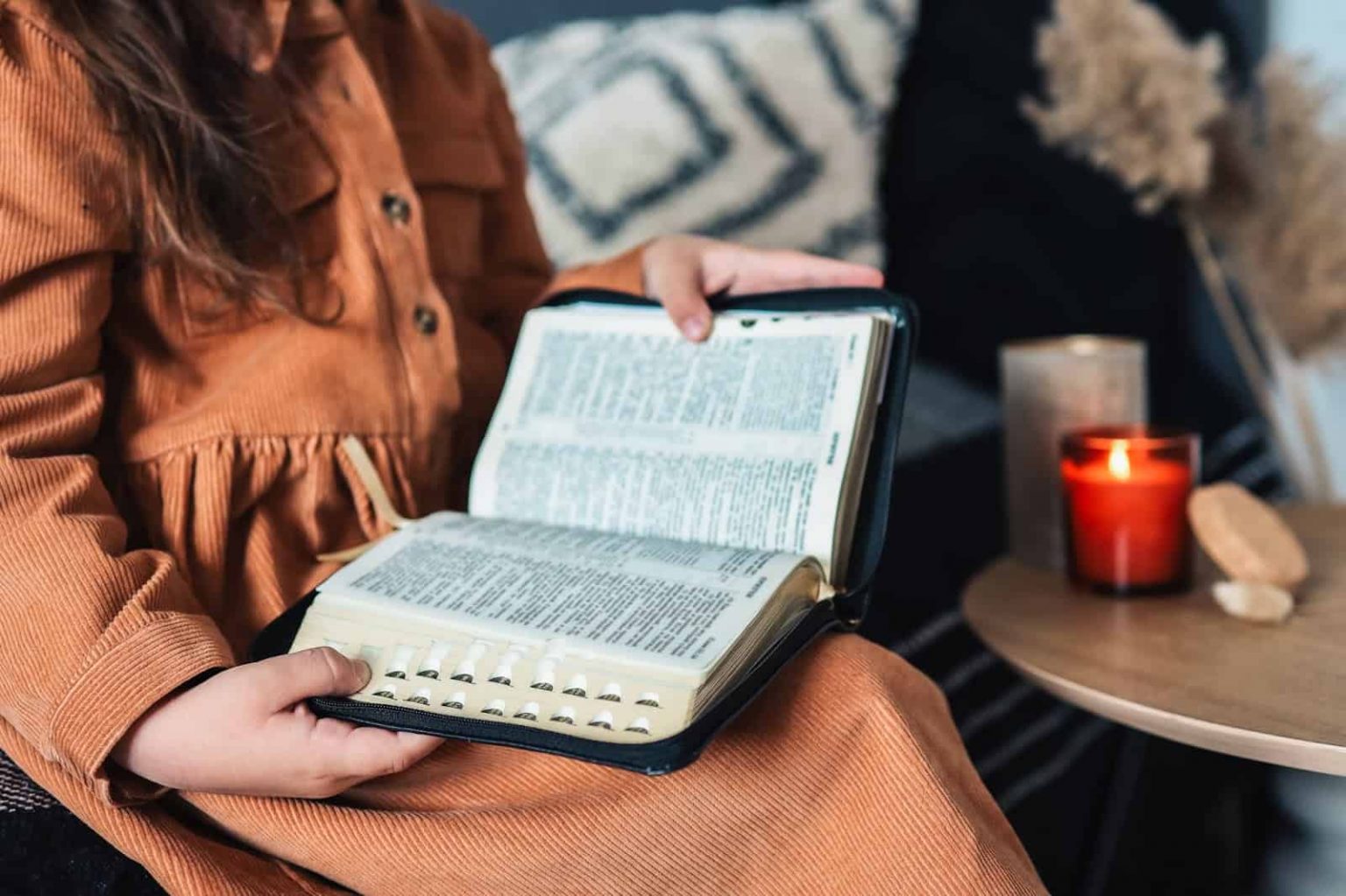 Making Bible Reading Fun: 10 Top Tips for Kids - Home Faith Family